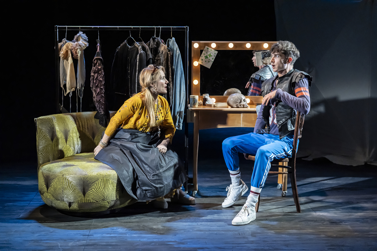 Inspector Morse: House of Ghosts – Review – Sheffield Lyceum Theatre ...