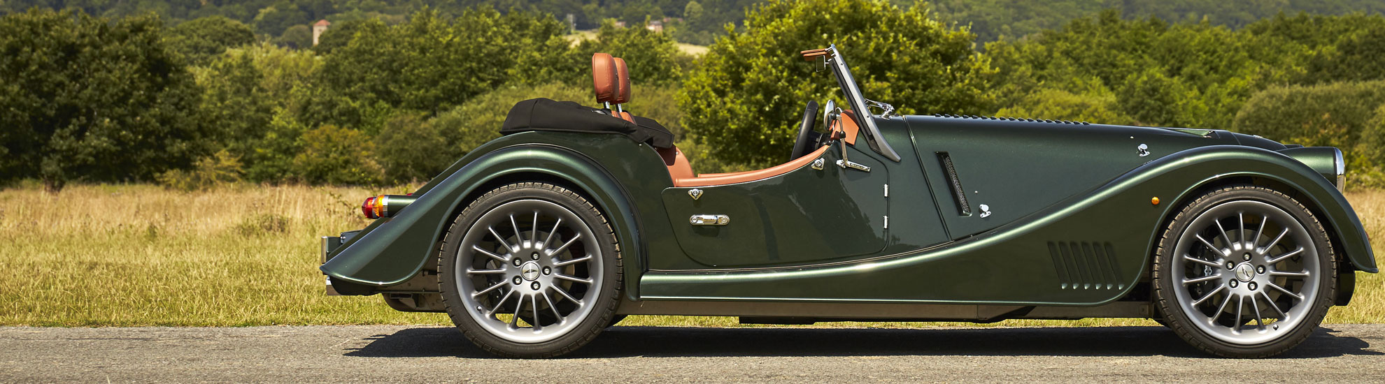 Morgan Plus Six – Review. Eccentric sports car character par excellence.
